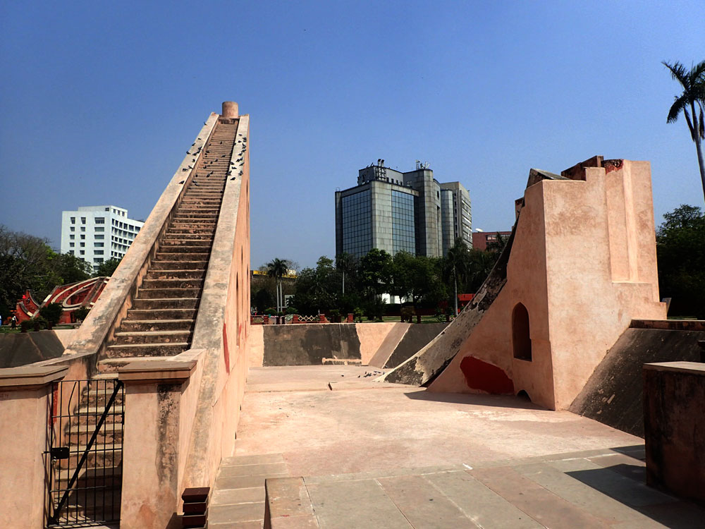 DELHI. ART AND ANCIENT OBSERVATORIES OF INDIA. – Old Bird Travels Solo!